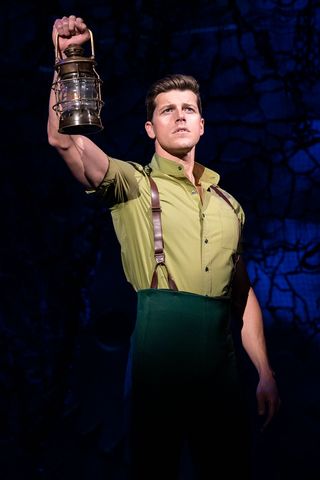 “Wicked” Star Jordan Litz Runs New York City Marathon, Then Performs in ...