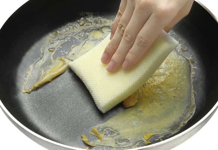 The secret meaning behind kitchen sponge colors