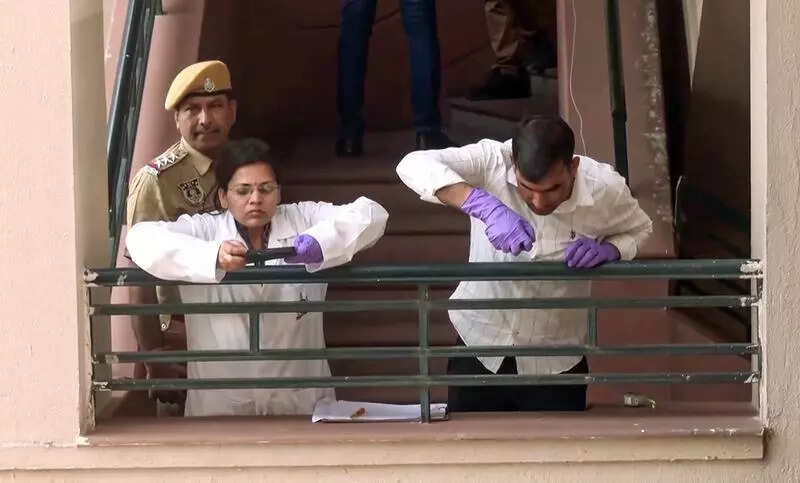 CBSE team inspects school where girl fell to death