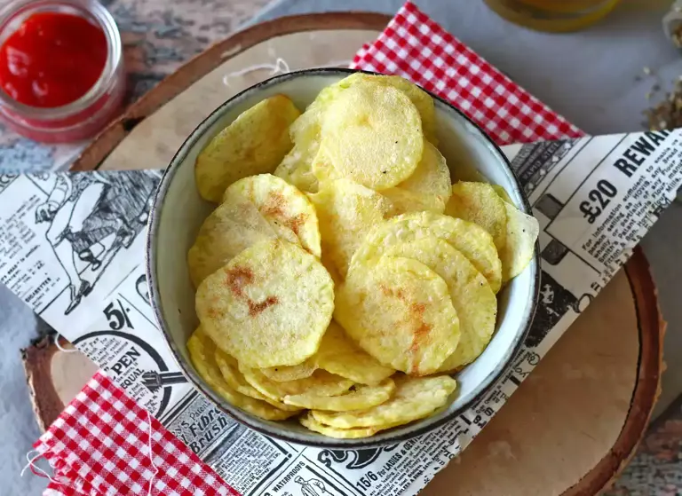 Microwaved potato chips