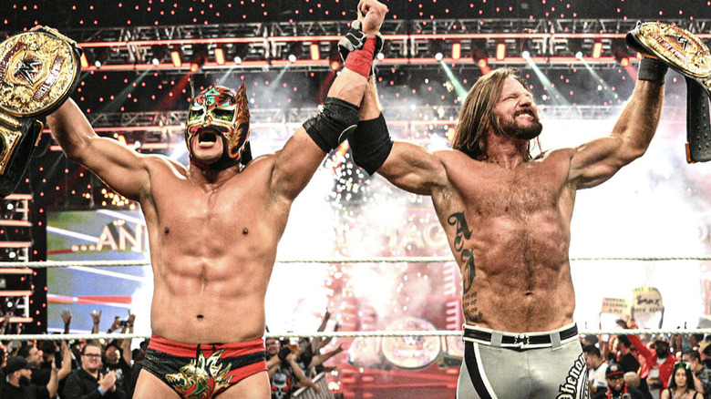 WWE Raw Results 11/3 - We Hear From CM Punk, World Tag Team ...