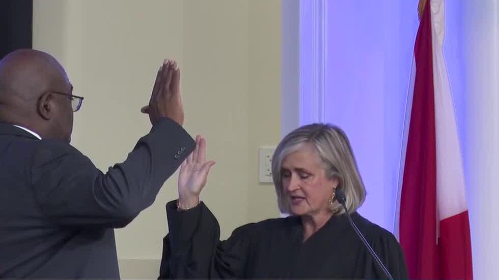 Ozark swears in new mayor, city council members