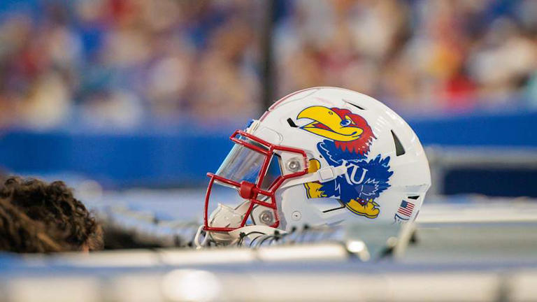 A First Look at Arizona’s Matchup with the Kansas Jayhawks