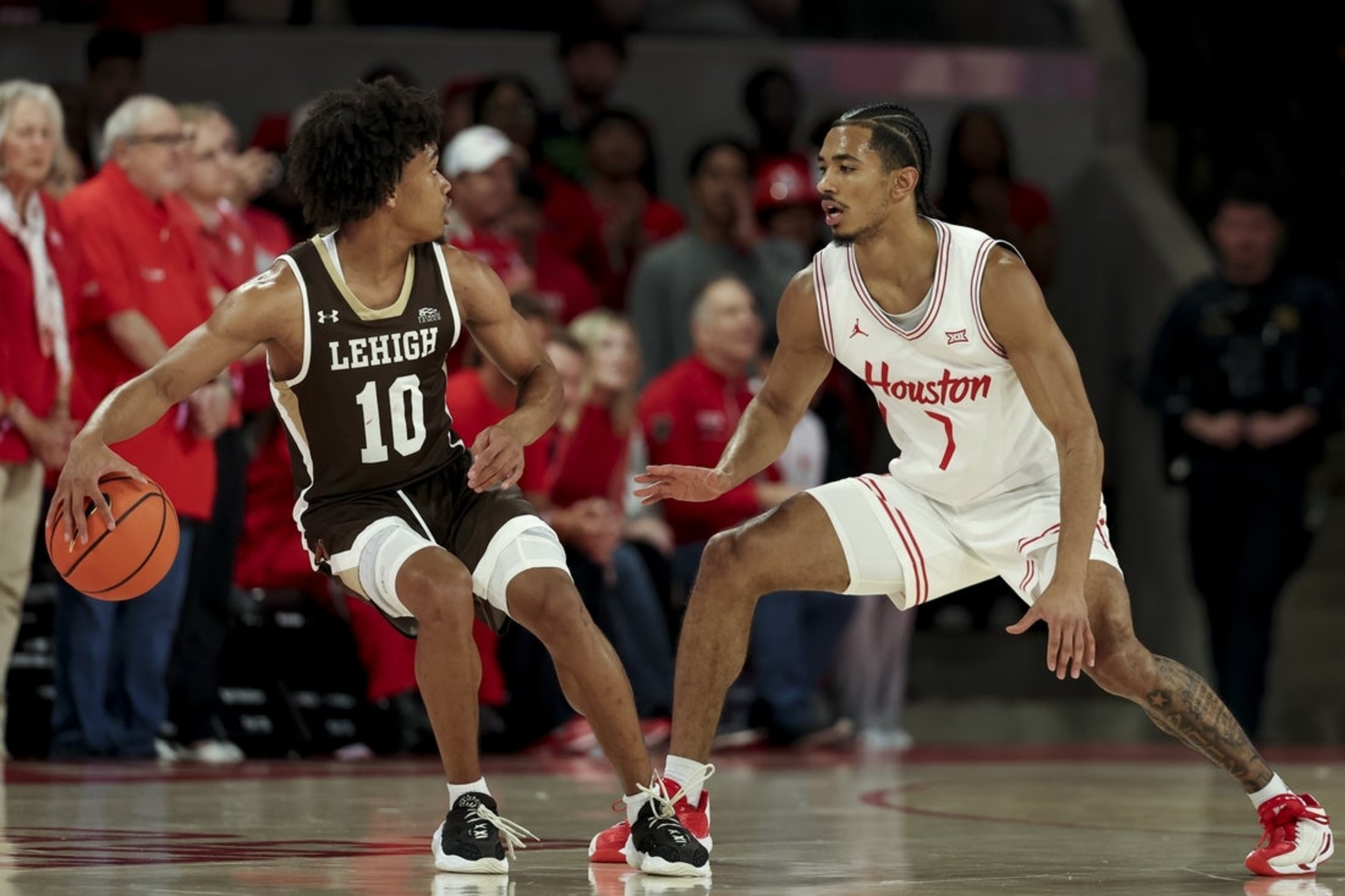 Kelvin Sampson earns 800th win as No. 2 Houston bests Lehigh