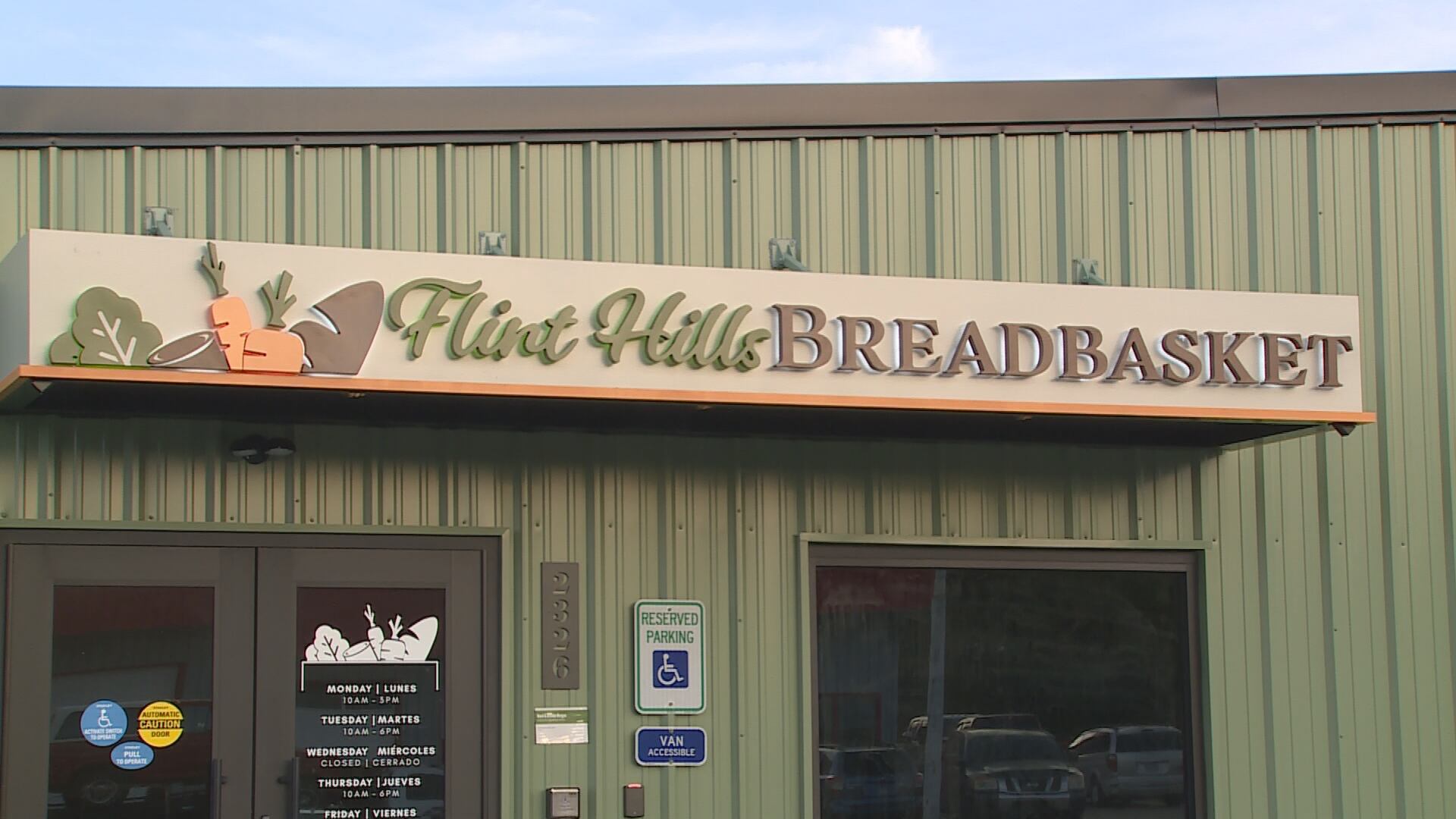 Amid the uncertainty of SNAP benefits, Flint Hills Breadbasket steps up