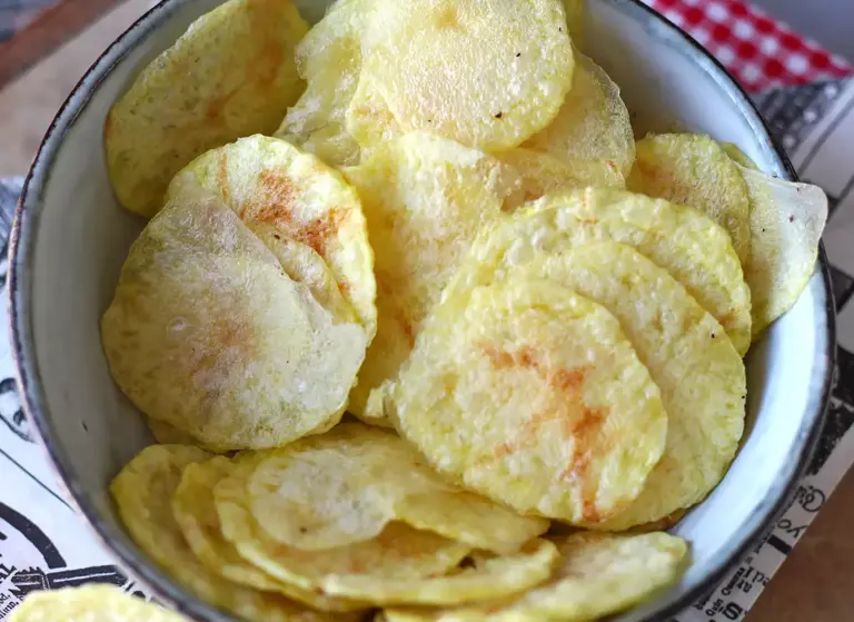 Microwaved potato chips
