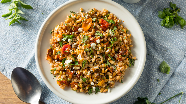 What Farro Really Is And How To Cook It