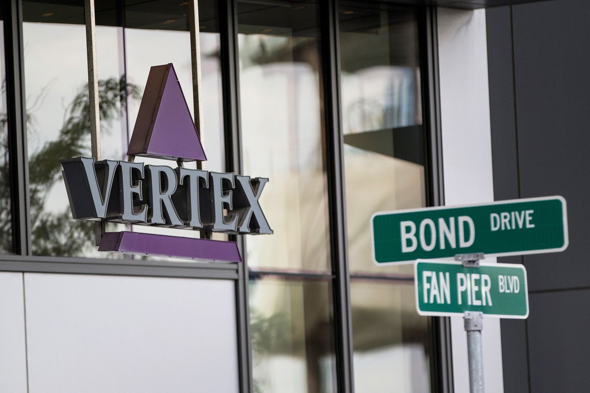 Vertex’s Cystic Fibrosis Sales Beat, as Newer Drugs Miss