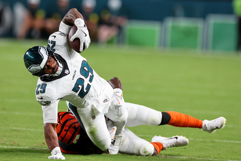 Eagles news: Howie makes another deal; Packers banged up ahead of Birds ...