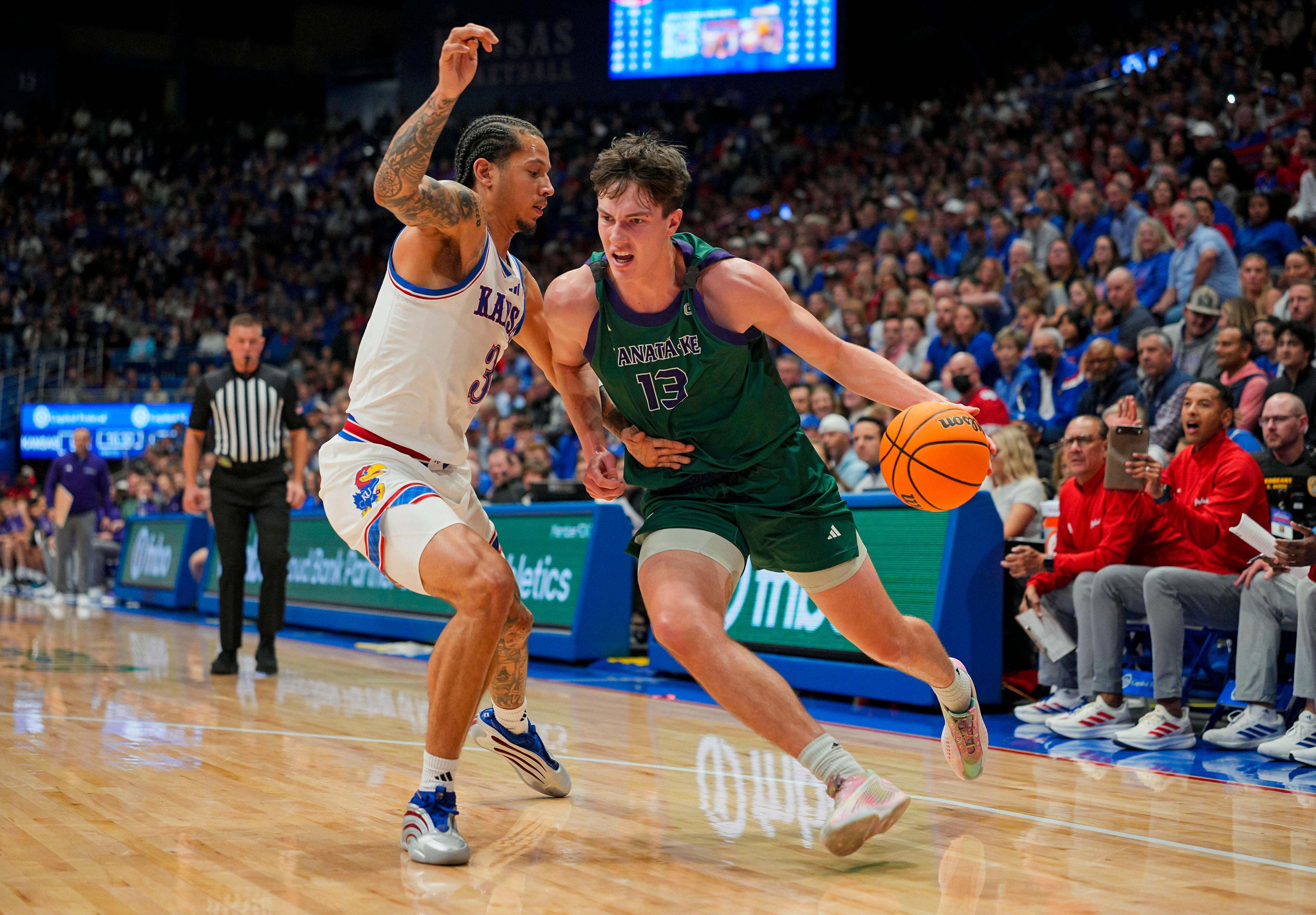 Marcus Hall leads way as UWGB men's basketball beats Ripon for first ...