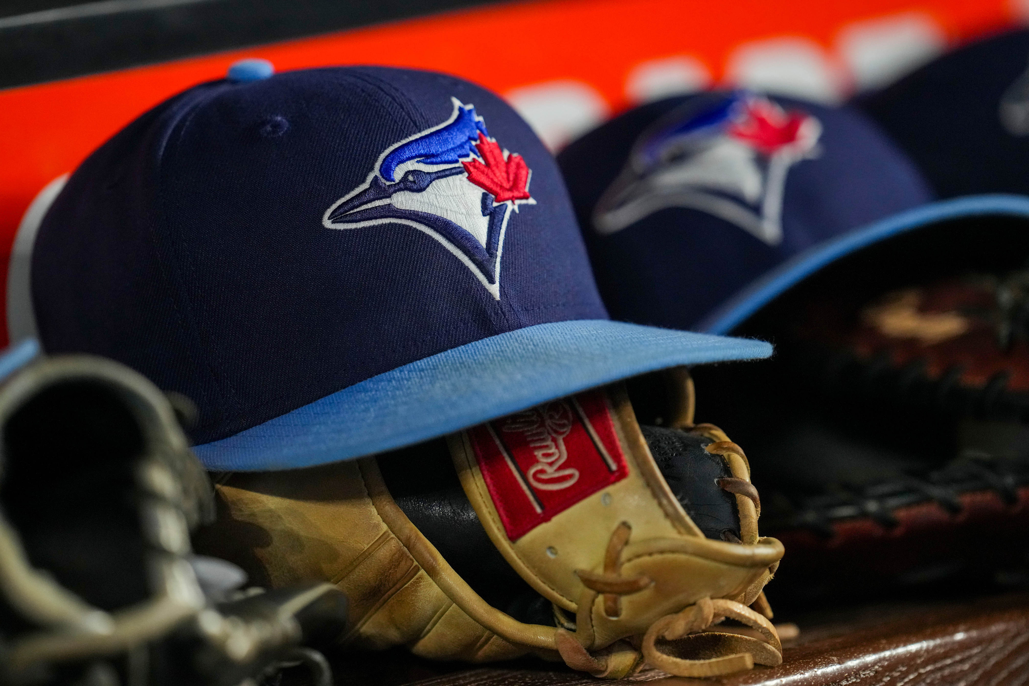 Blue Jays 3-year veteran backstop elects free agency