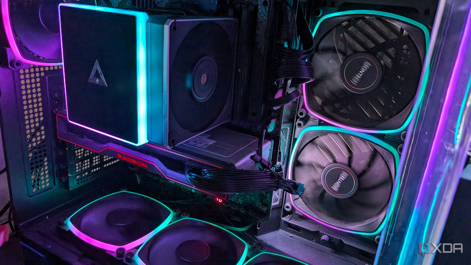 I chose aesthetics over airflow when building my PC, and it's suffering