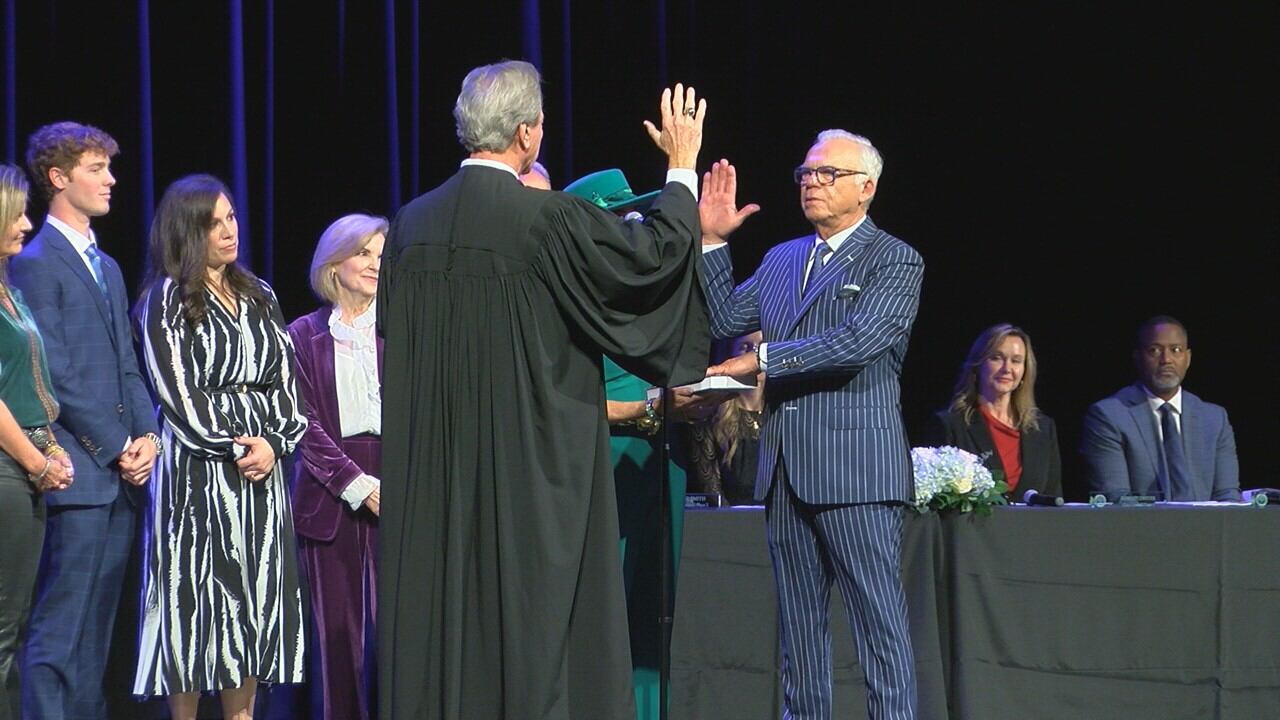 Nick Derzis sworn in as Hoover’s new mayor, pledges transparency and ...