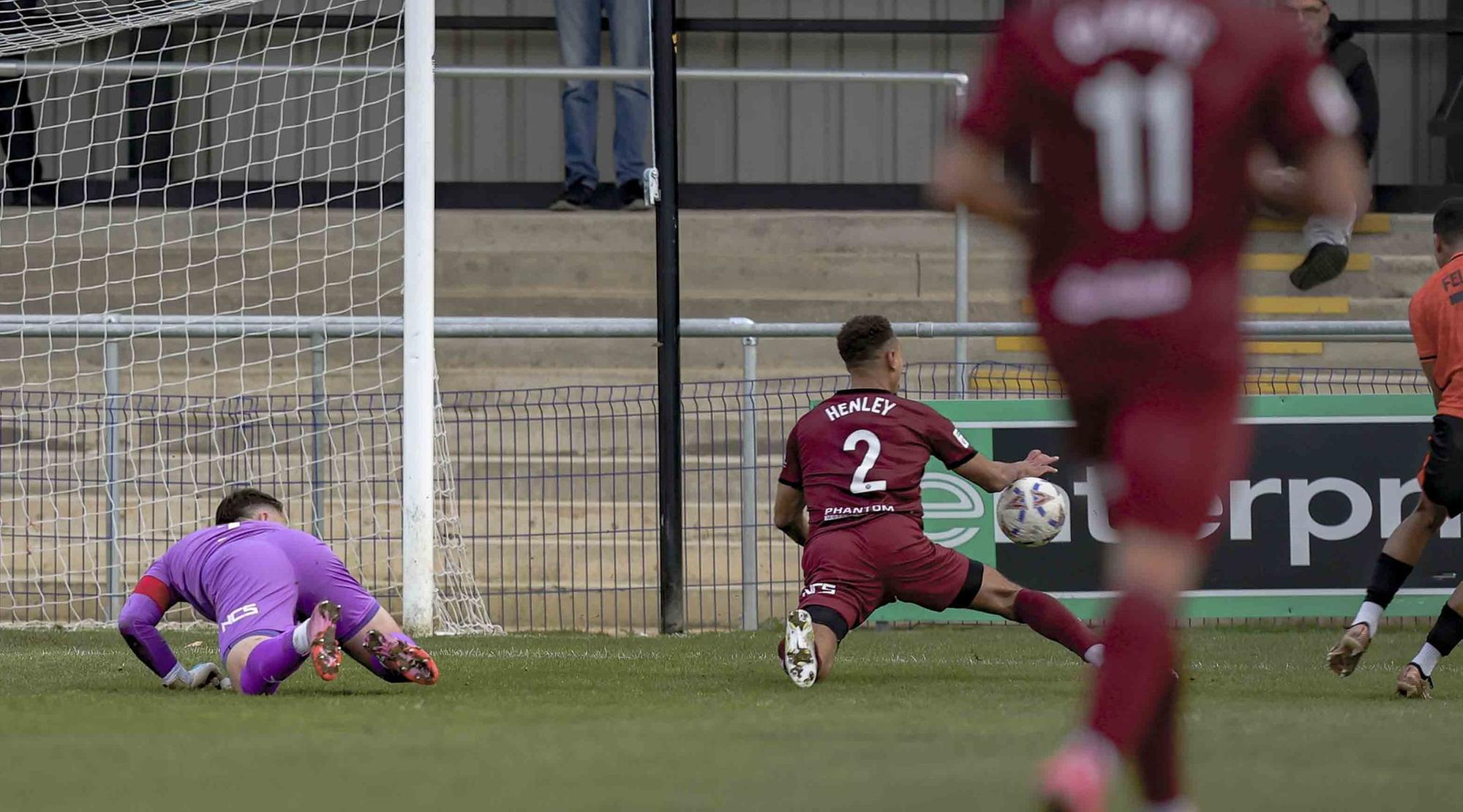 Magpies boss Andy Preece urges players to be brave as they look to end ...