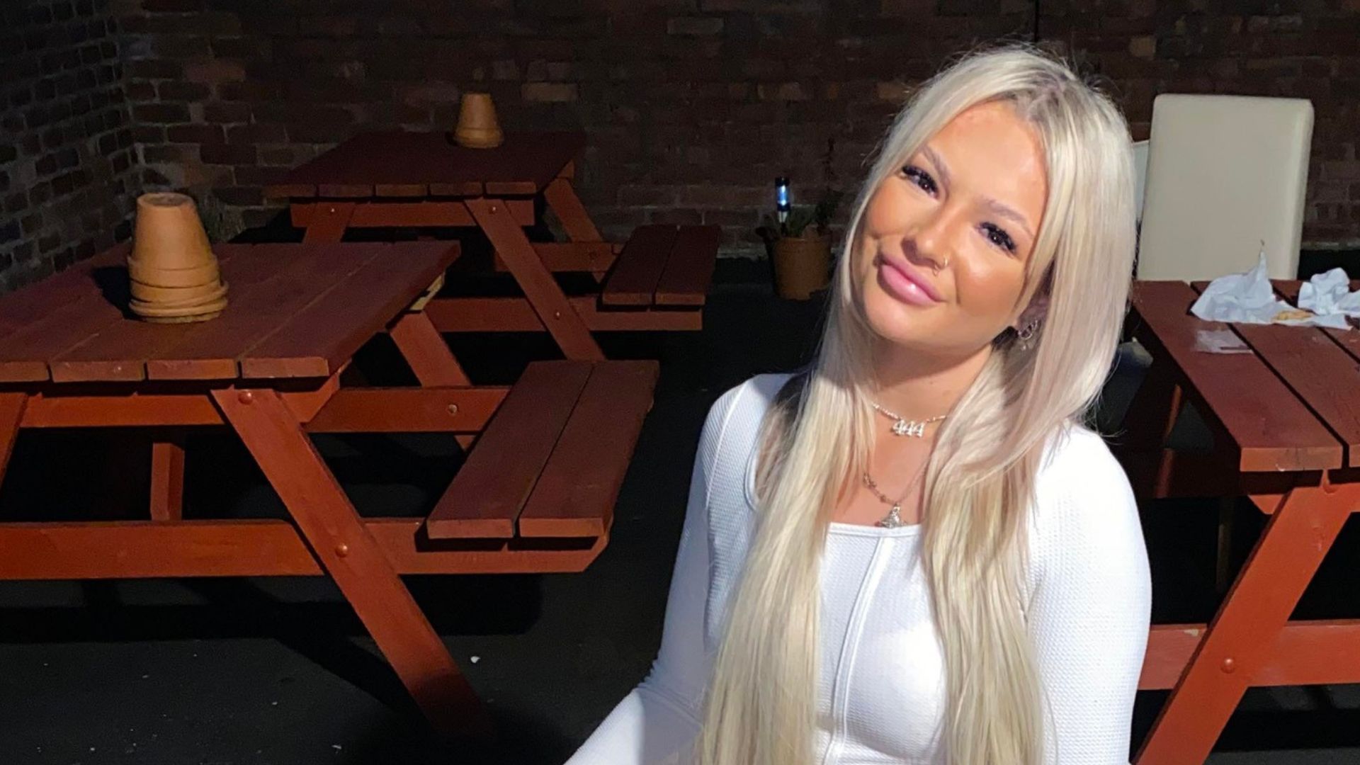 La morte dell'influencer Amy Leonard dopo aver messo in guardia sul ...