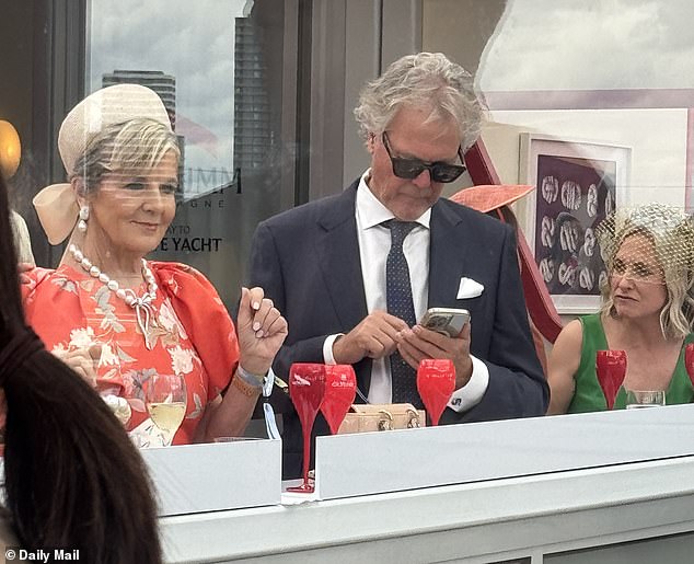 Julie Bishop lets loose at the Melbourne Cup - but her boyfriend ...