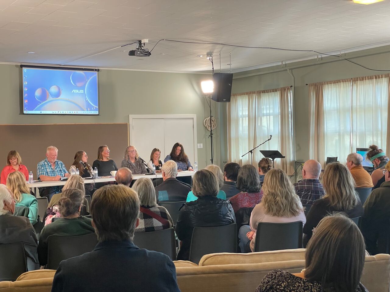 St. Stephen homeless shelter hosts community members to address ...