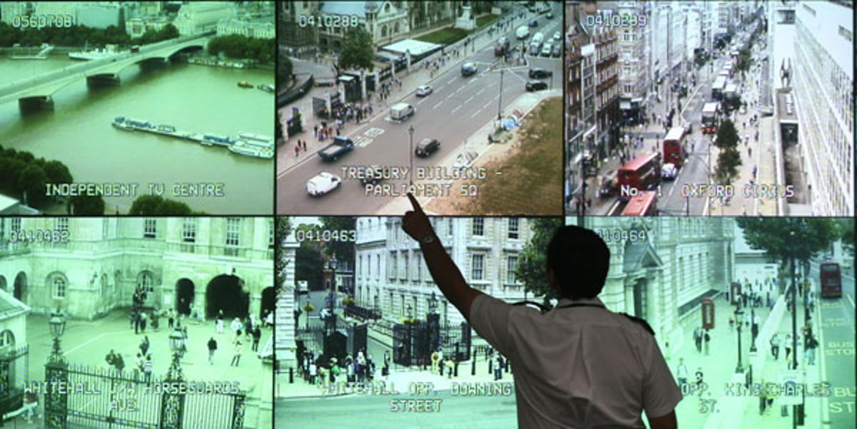 Londoners dialled 999 to report spiders in their room and missing KFC