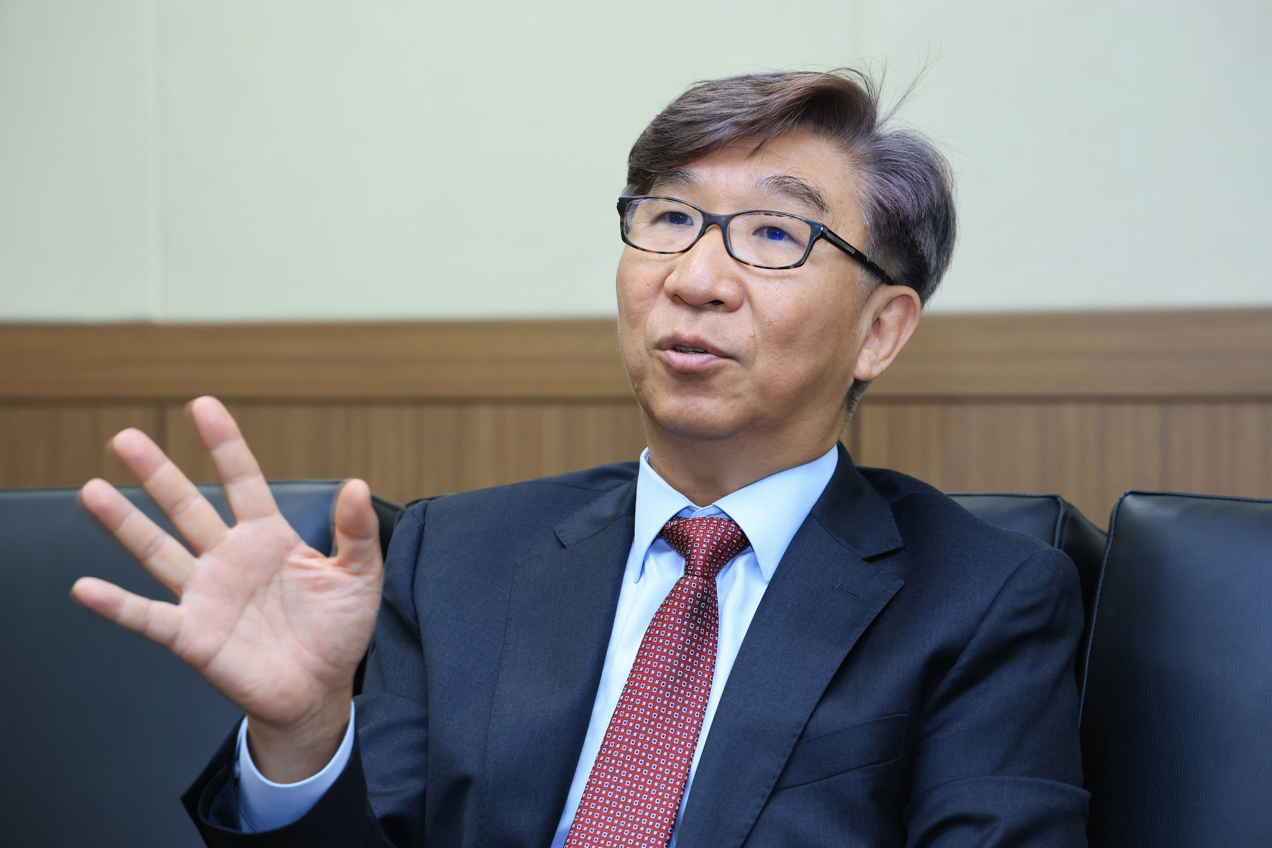 Economist: 4.5-Day Workweek Productivity Gains 'Hope, Not Fact'