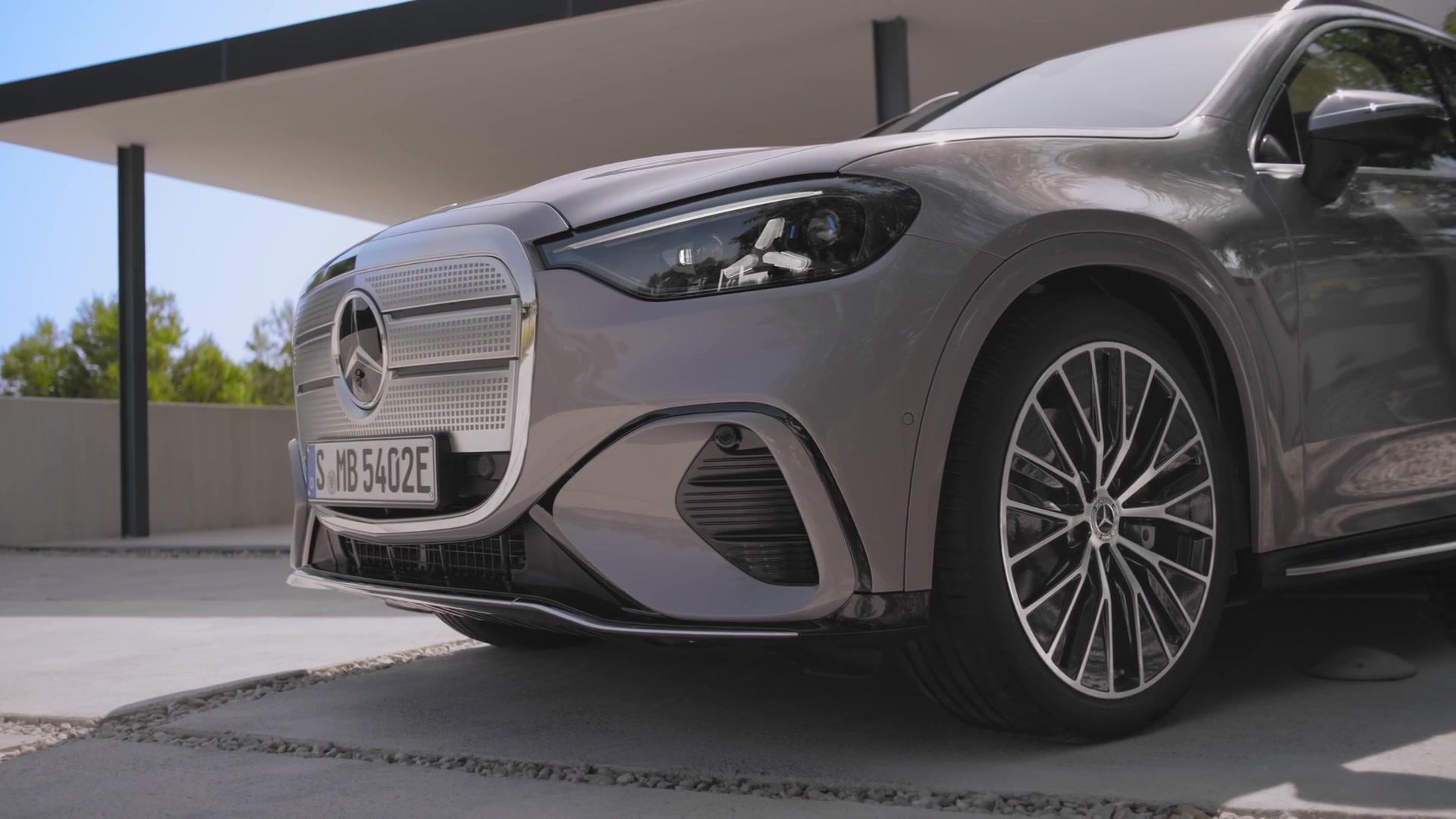 The all-new electric Mercedes-Benz GLC 400 4MATIC with EQ Technology ...