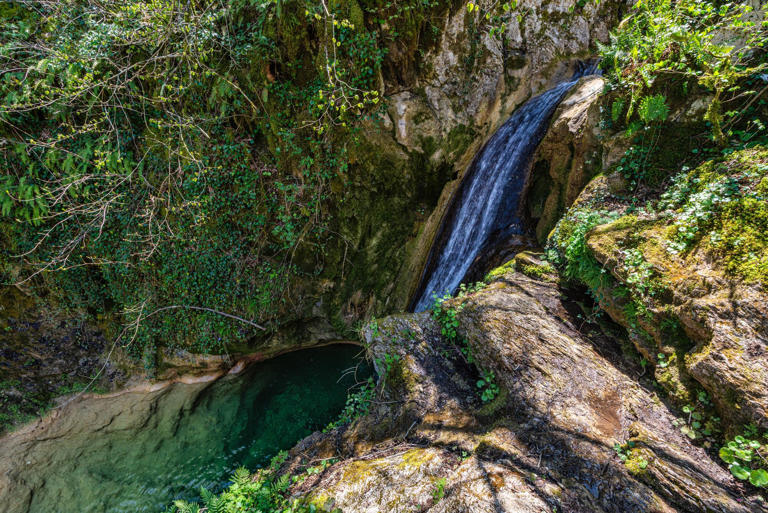 Pozze del Diavolo: trekking, acqua limpida e natura selvaggia vicino Roma