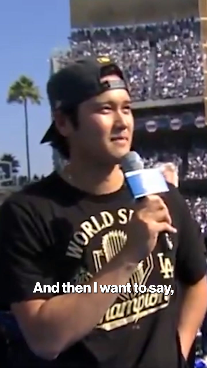 Shohei Ohtani addresses fans in English during the Dodgers World Series ...