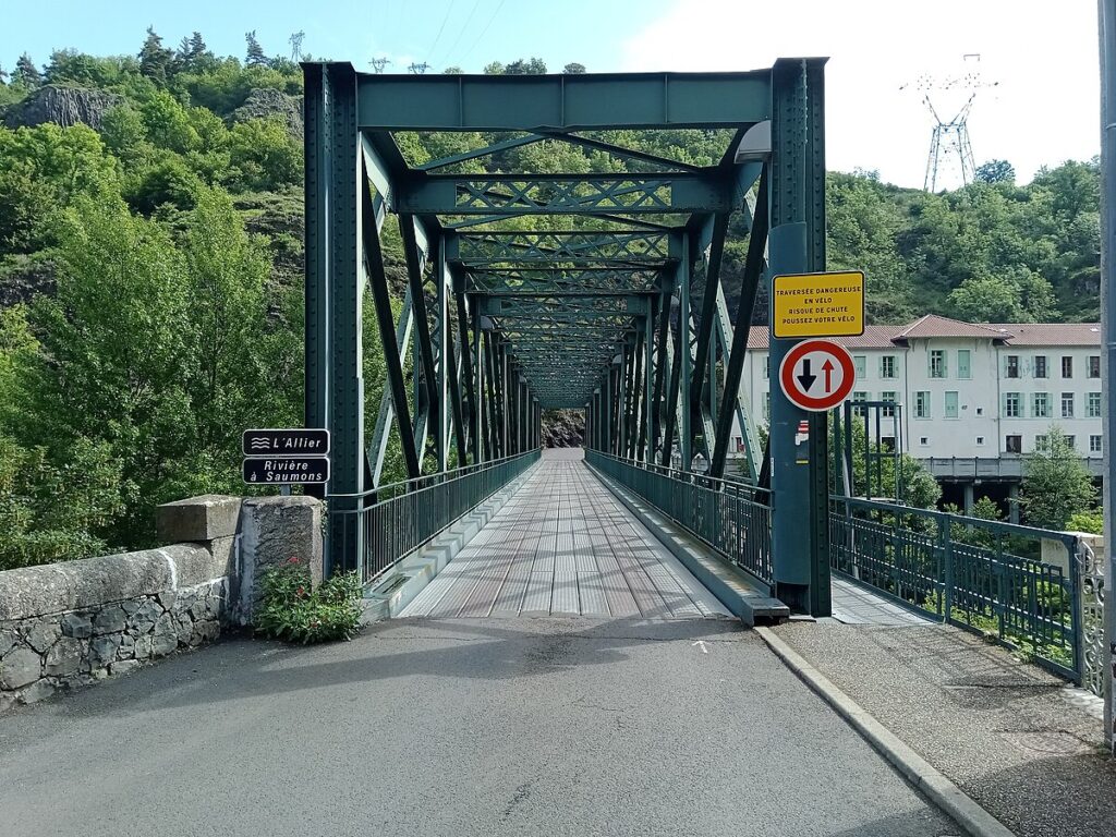 Le Pont Eiffel de Semallé va retrouver son éclat : six mois de travaux ...