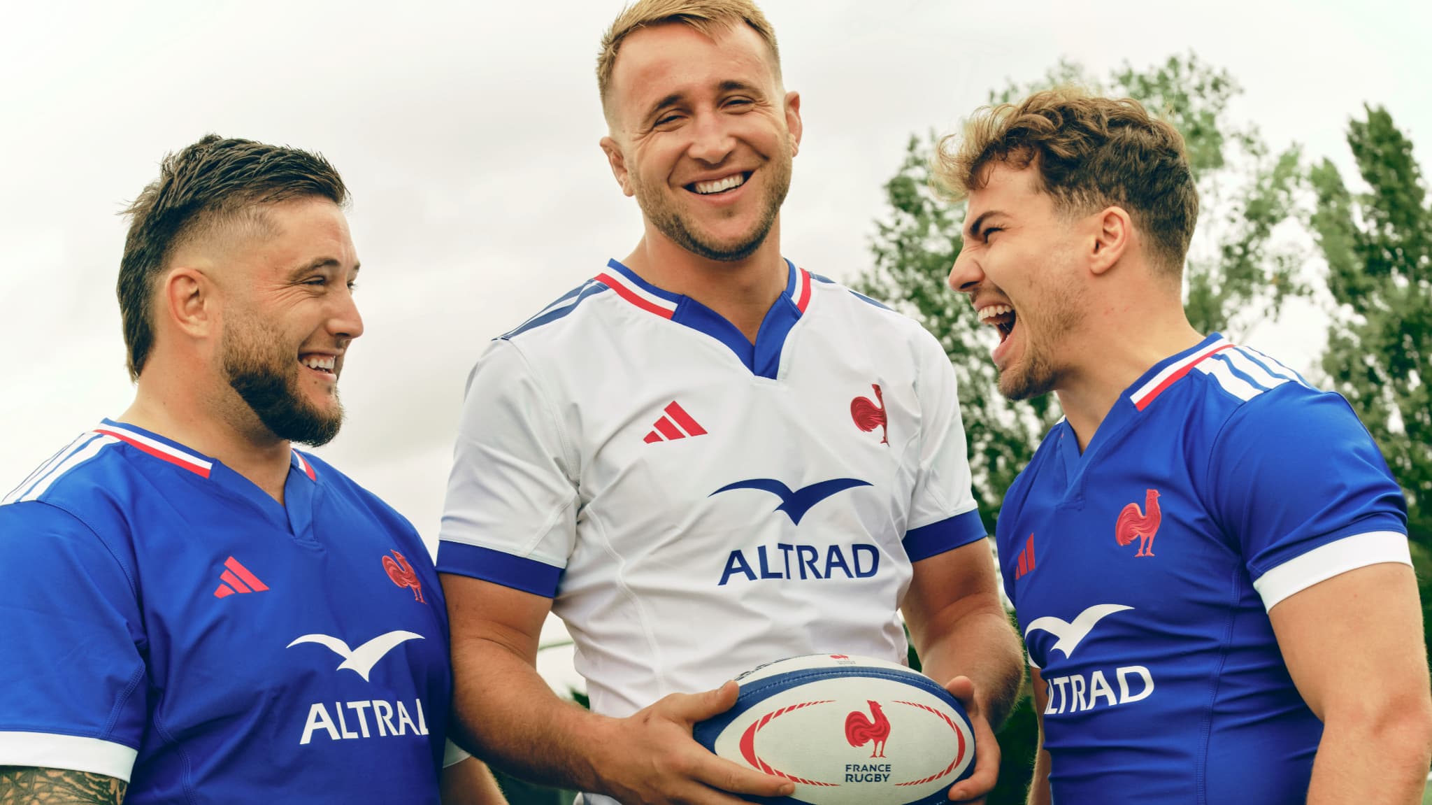 Deux petites nouveautés: le XV de France dévoile son nouveau maillot ...