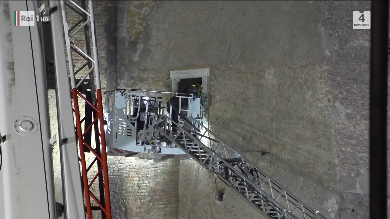 Crollo della torre a Roma - Storie italiane 04/11/2025