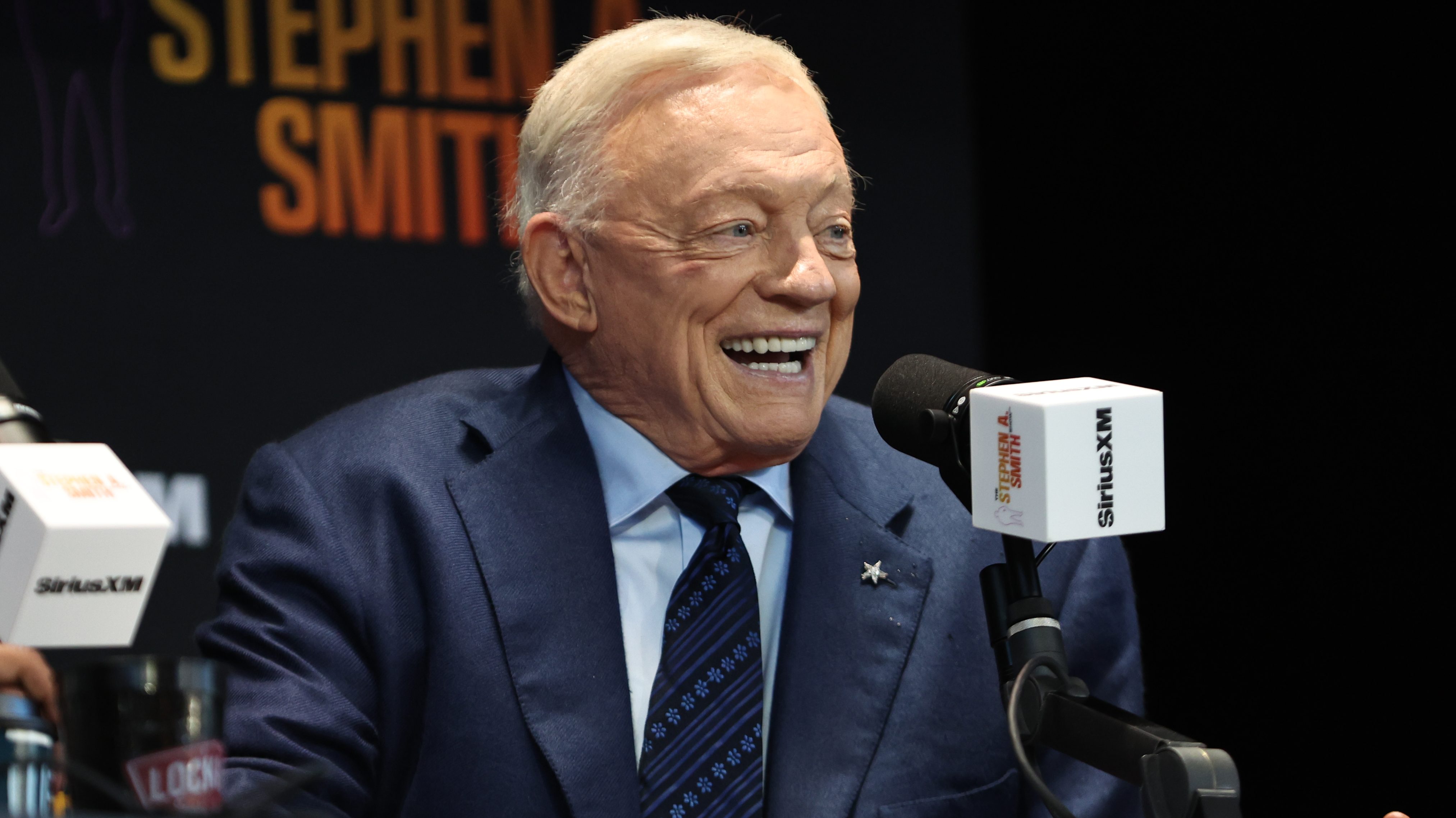 Cowboys’ Jerry Jones Gets Backlash for What He Did During Week 9 Loss