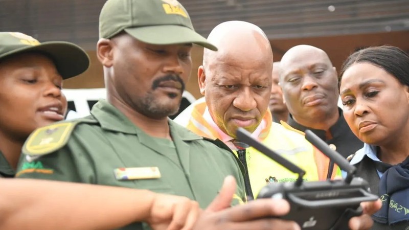 Premier Ntuli takes action against cross-border crime at Golela Border Post