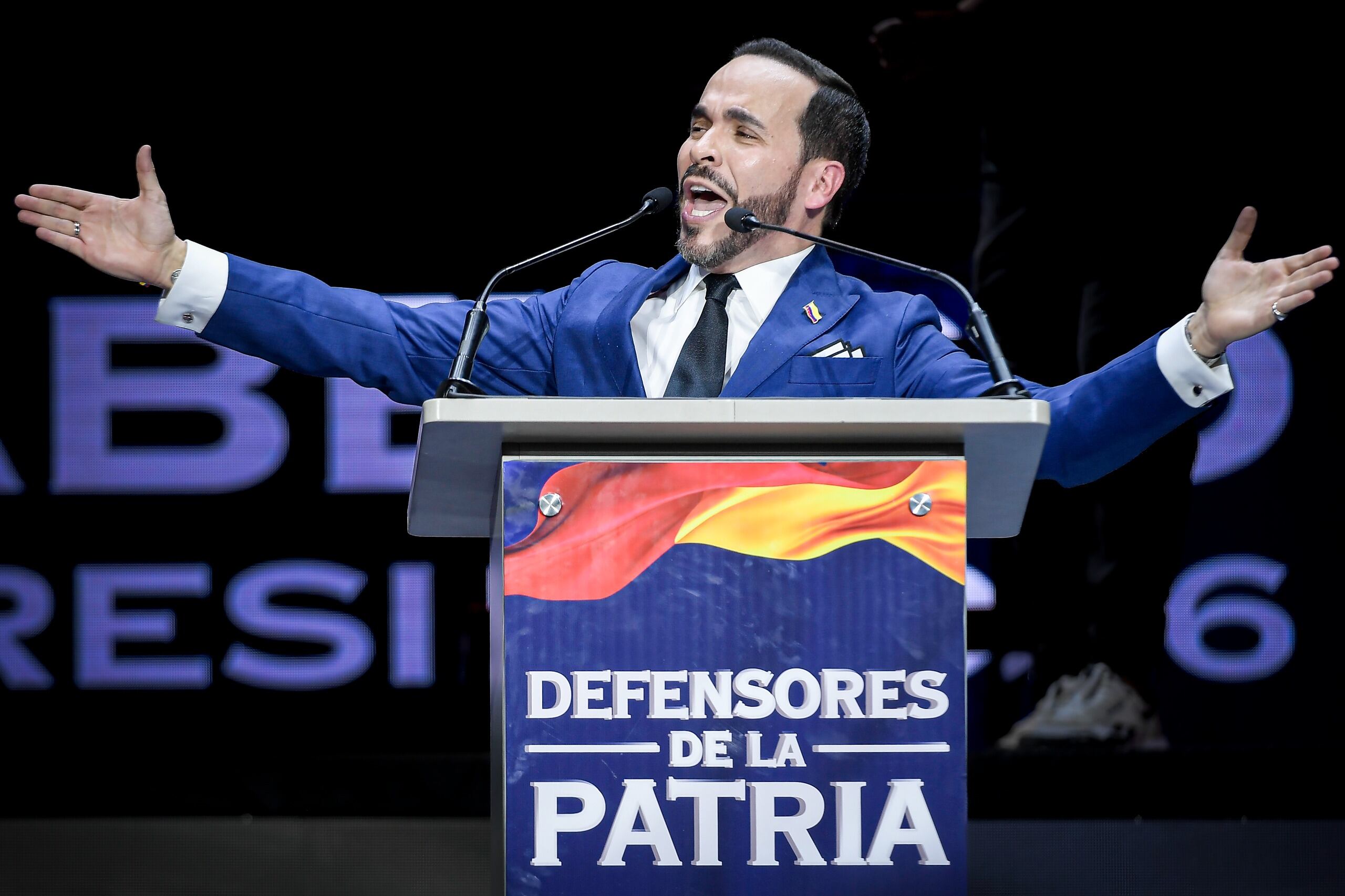 Uribe y precandidatos responden a De la Espriella por encuesta para ...