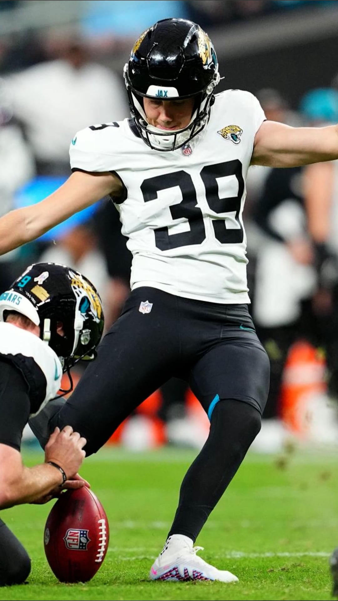 Jags’ Little Kicks Record 68-Yard FG In Win Over Raiders...