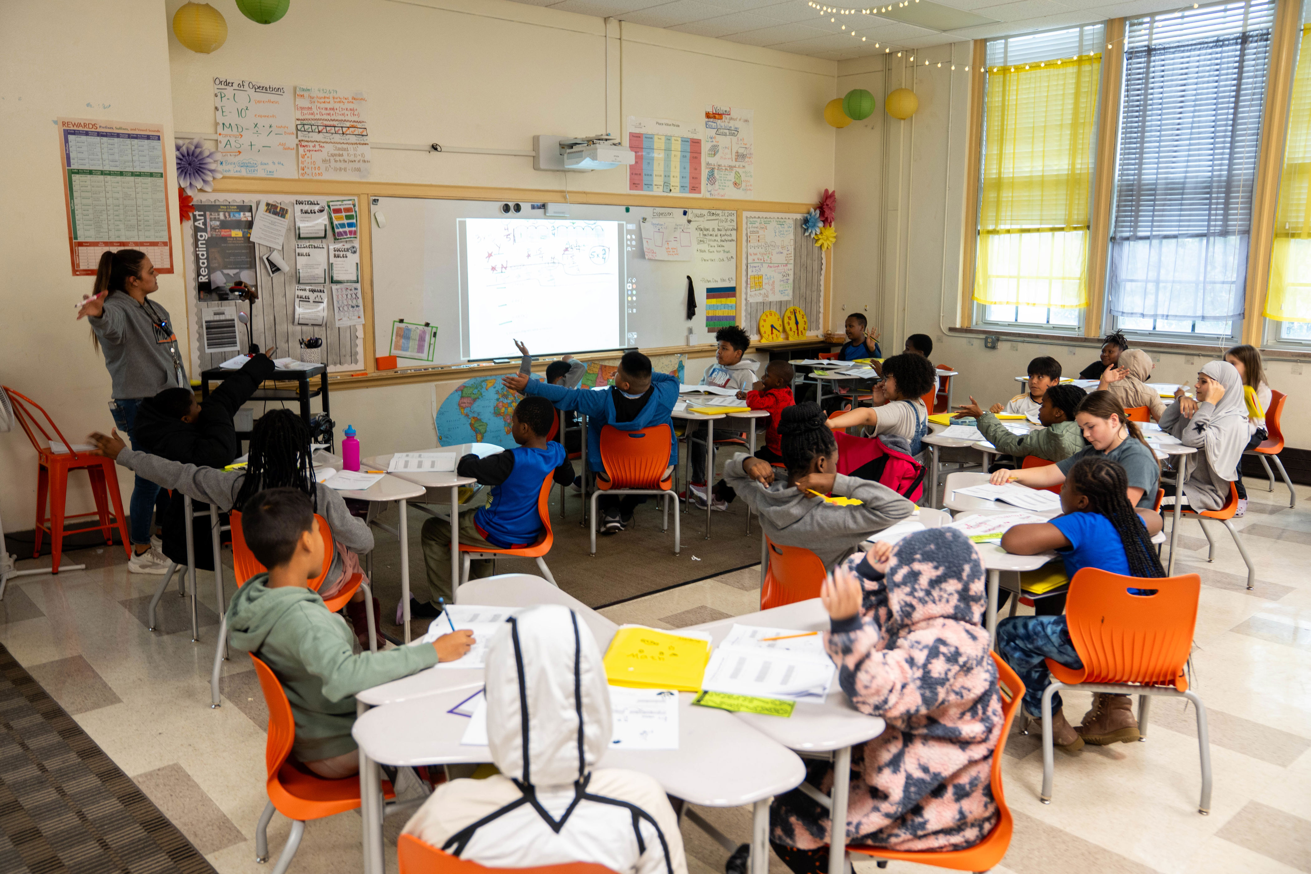 Plans to demolish Moulton Elementary School in Des Moines move ahead