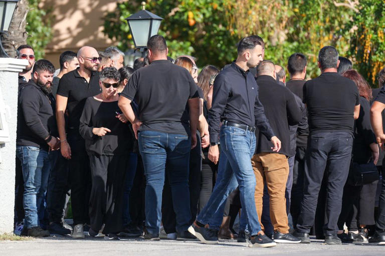 Βορίζια: Σε κλίμα οδύνης η κηδεία της 56χρονης - «Όσο το αίμα κυλά, ο ...