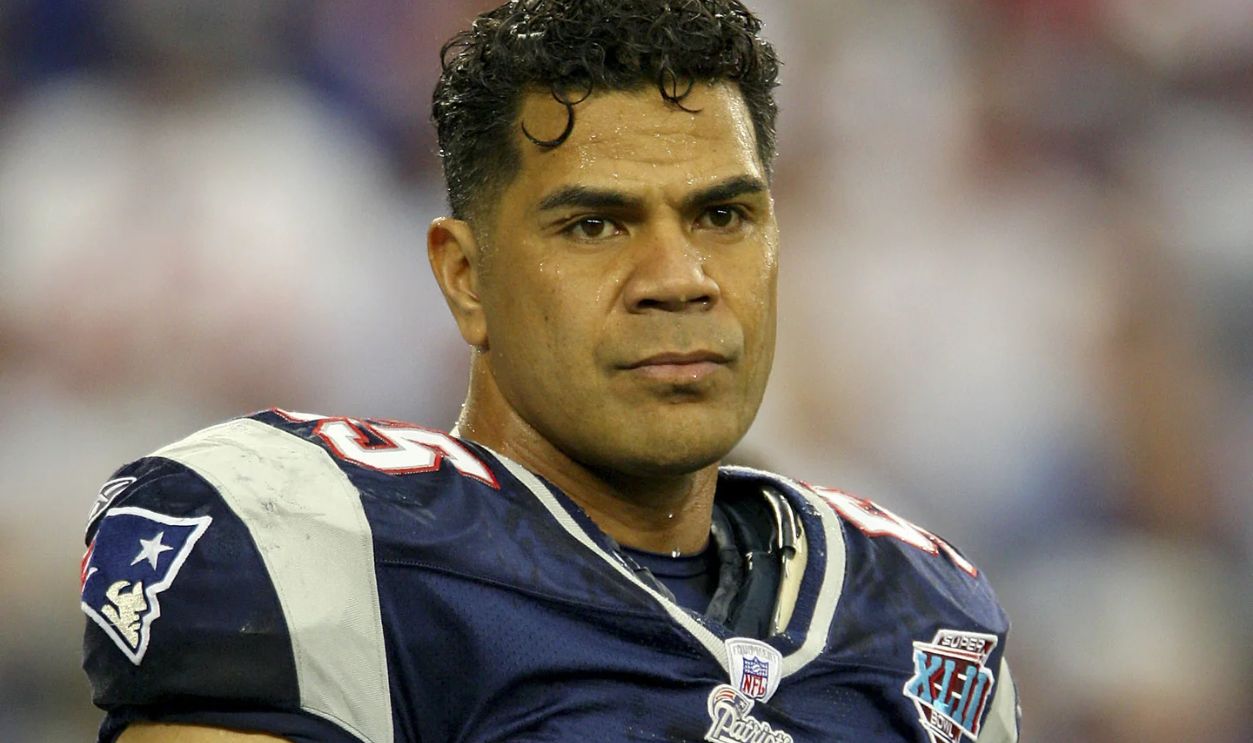 Junior Seau played through injuries and later donated his brain to ...