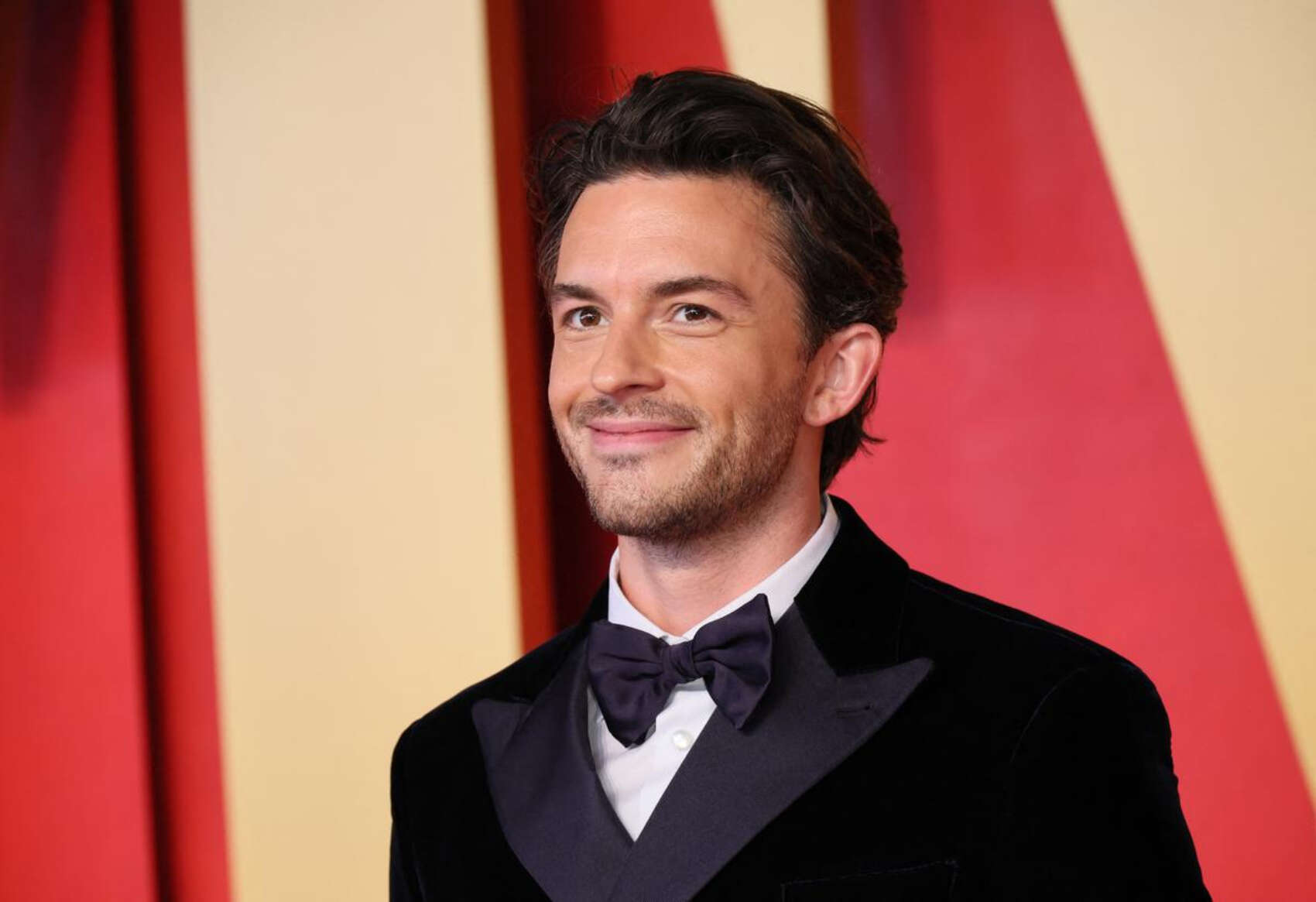 Jonathan Bailey, el galán de 'Los Bridgerton', es elegido el hombre más ...