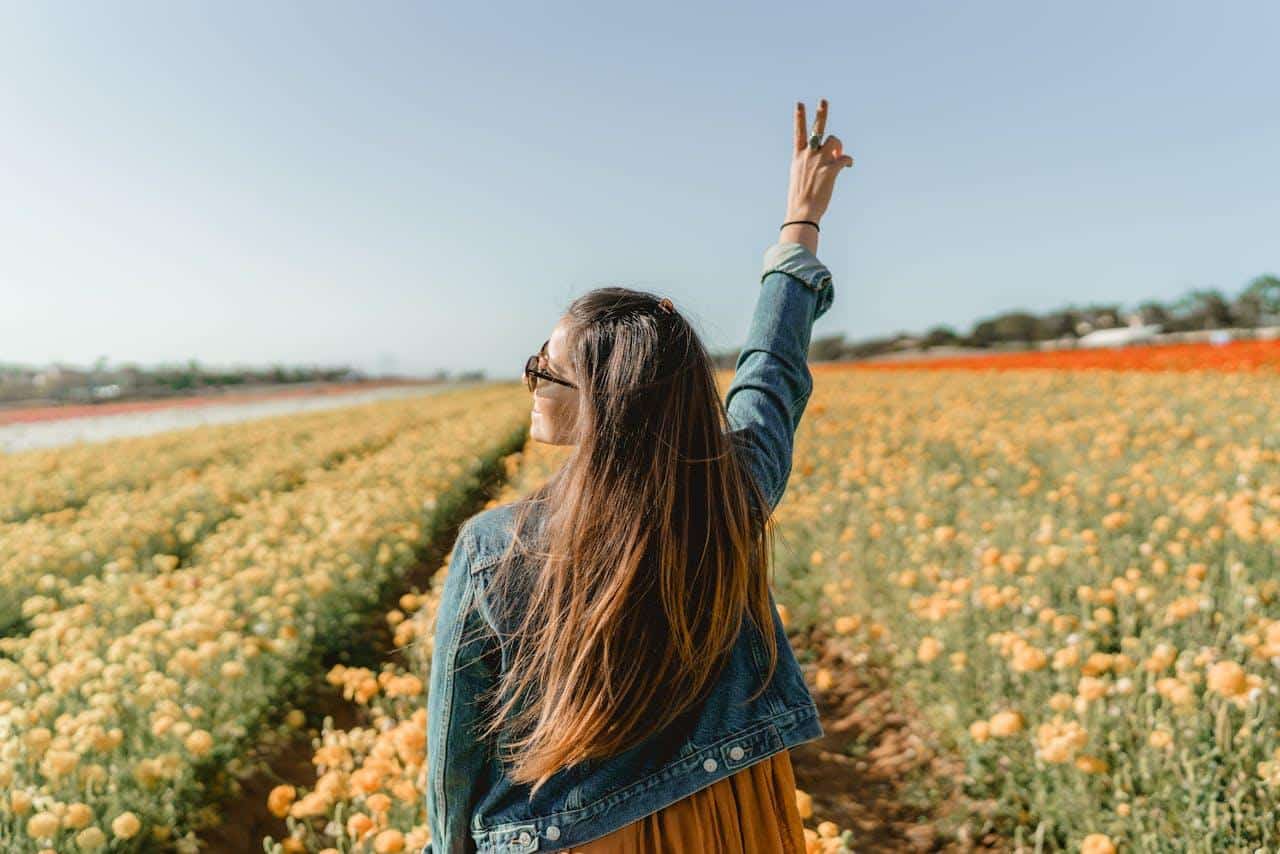 12 innocent gestures that are offensive in other cultures