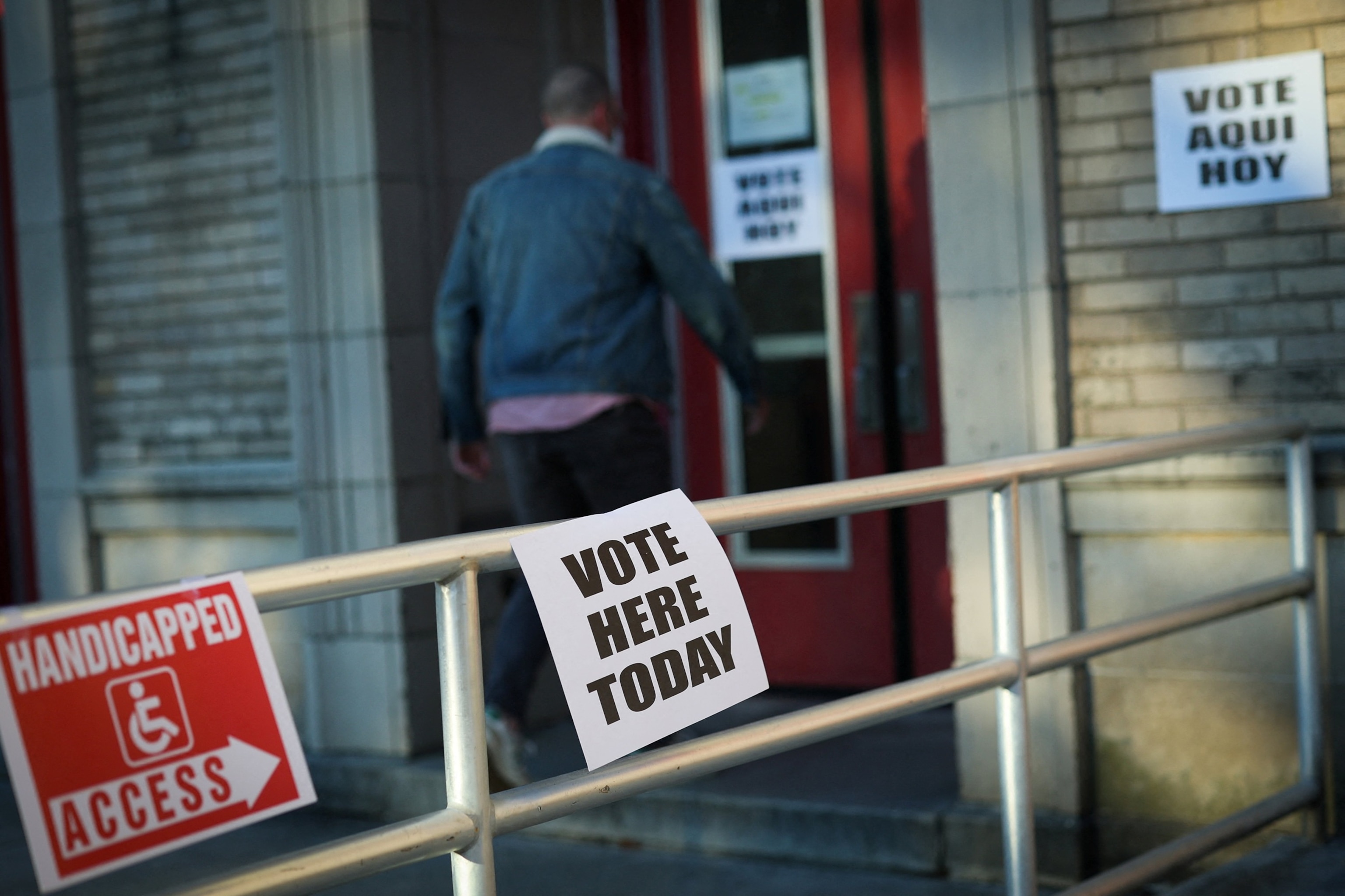 Judge allows polls in parts of NJ to stay open late following bomb threats