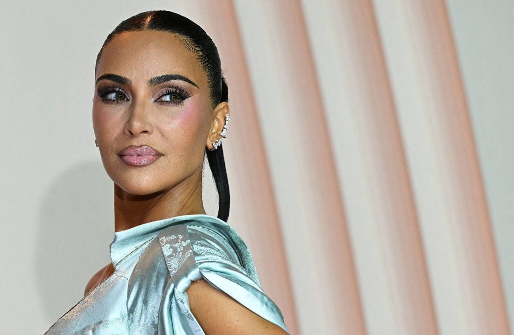 Kim Kardashian & Lewis Hamilton reportedly taking romance up a gear ...