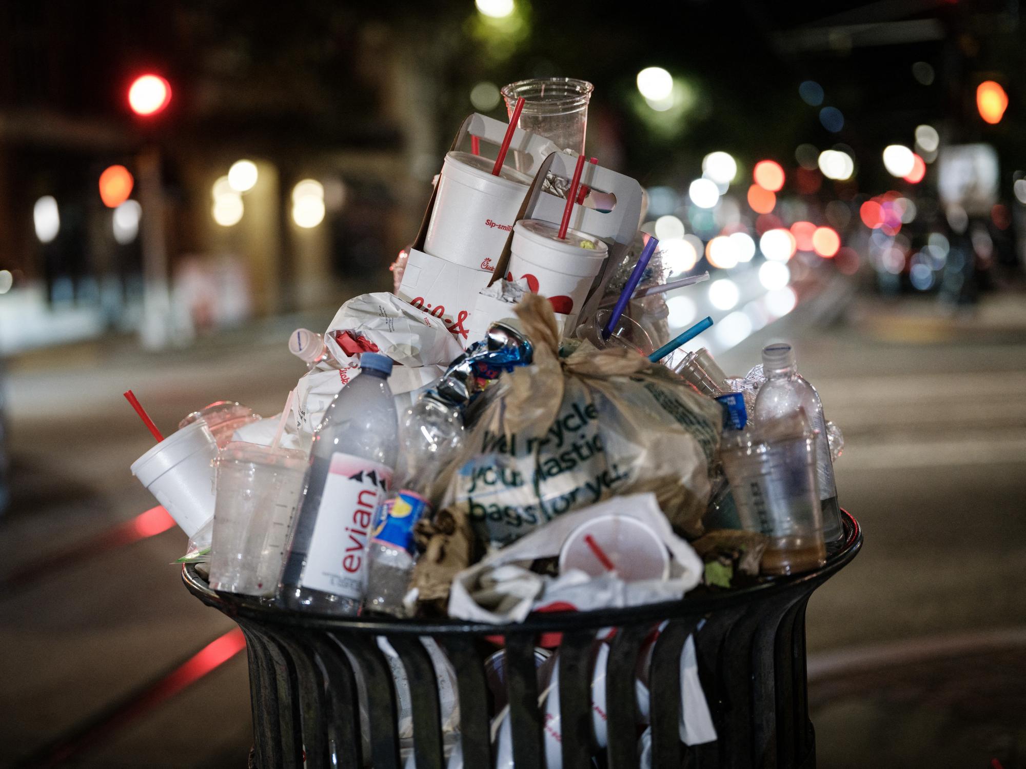Litter bins removed by council to address fly-tipping along A41 in Dacorum