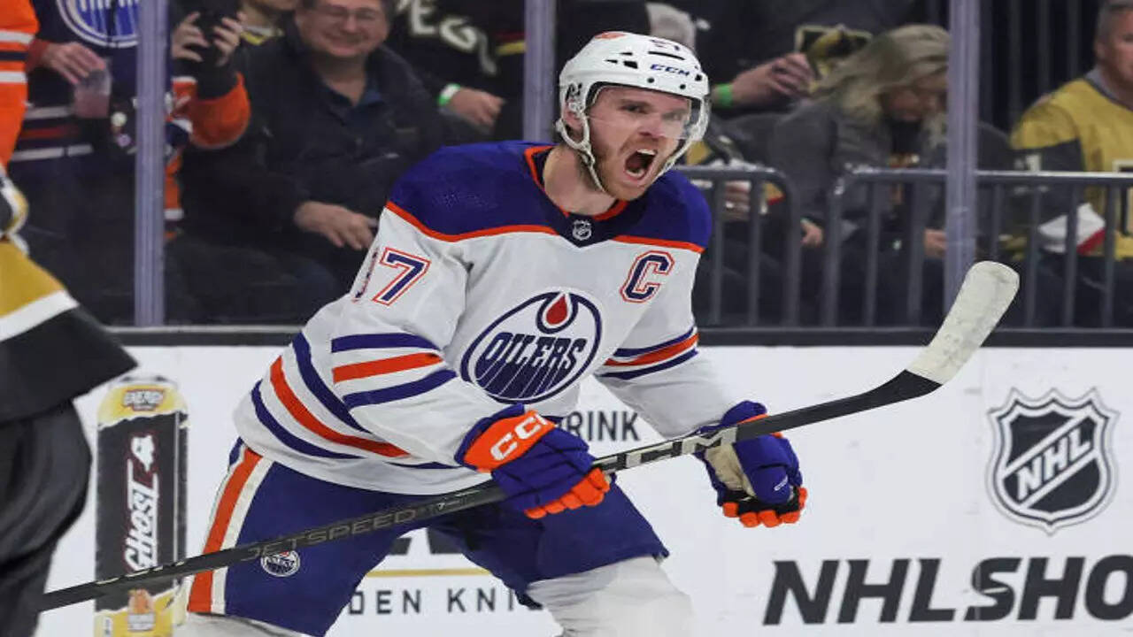 Connor McDavid makes history with 1,100th point against Blues, joins ...