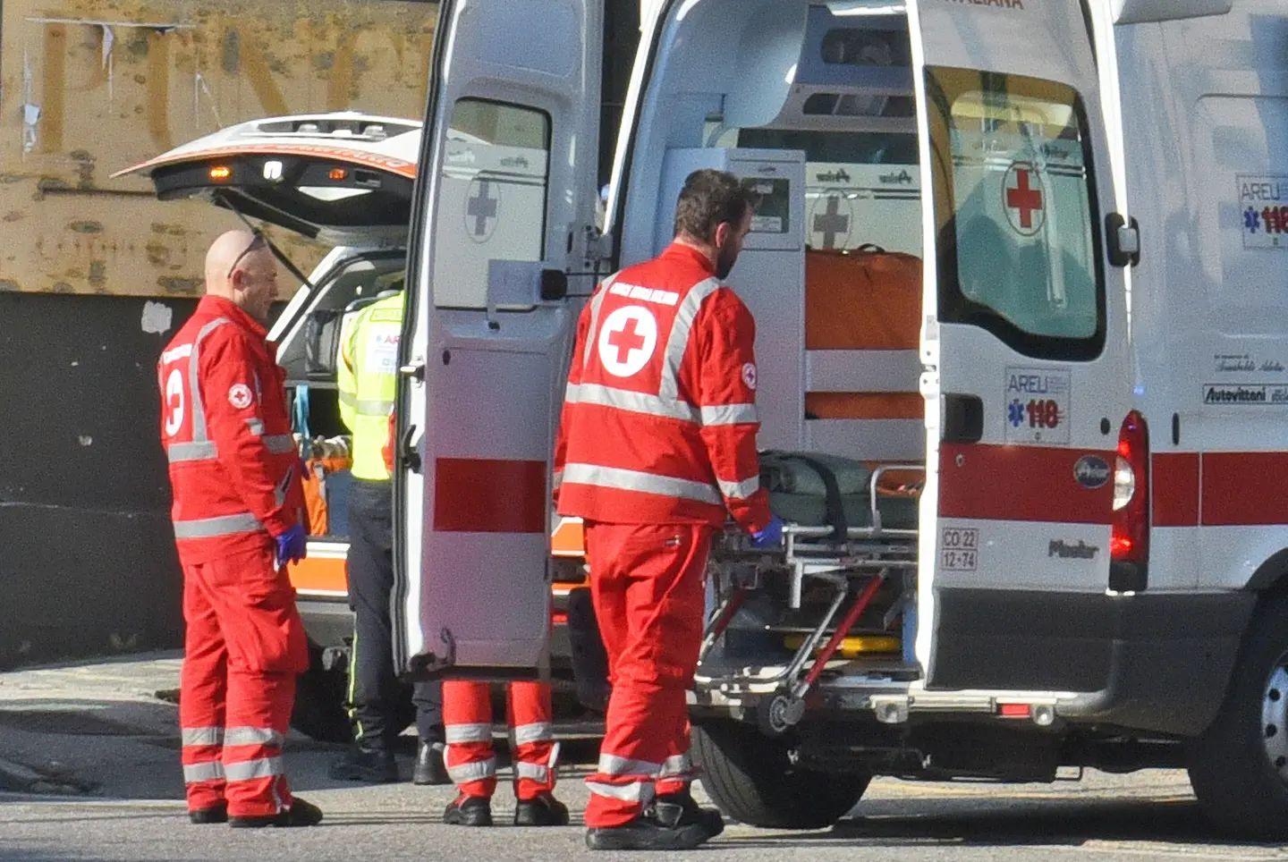 Pavia, scontro frontale tra pullman di linea e una Panda: tre feriti