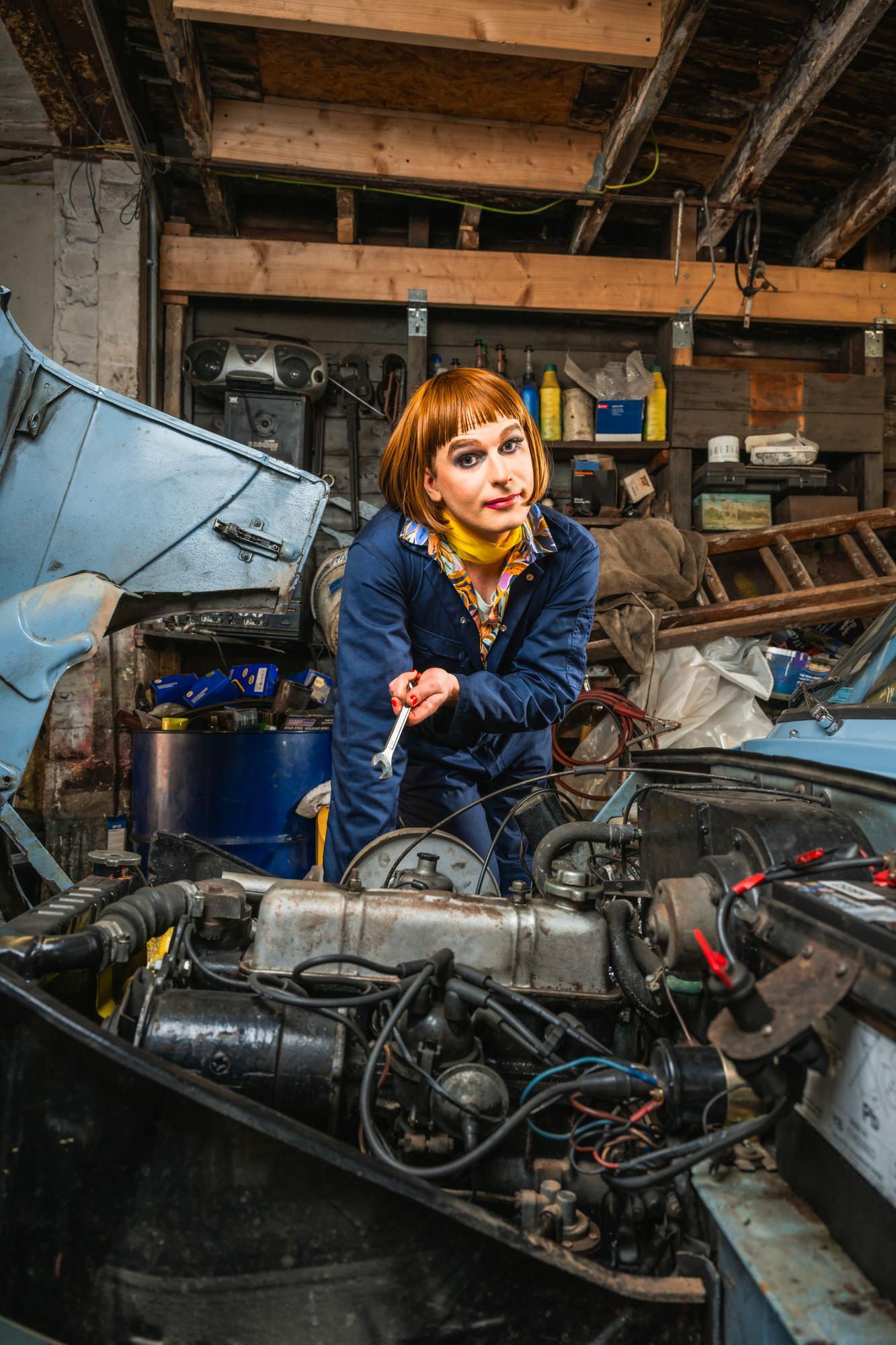 Drag show about car breakdowns and family break-ups coming to Sheffield ...