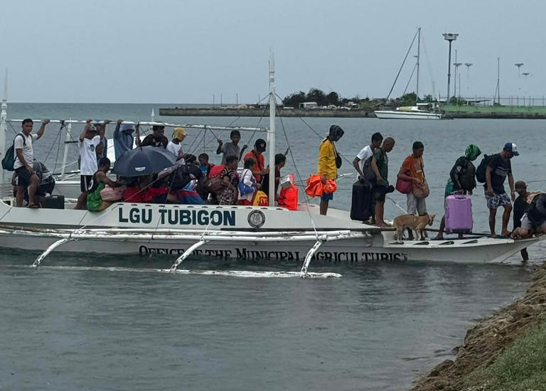 4,704 people stranded in ports across PH due to Typhoon Tino – PCG