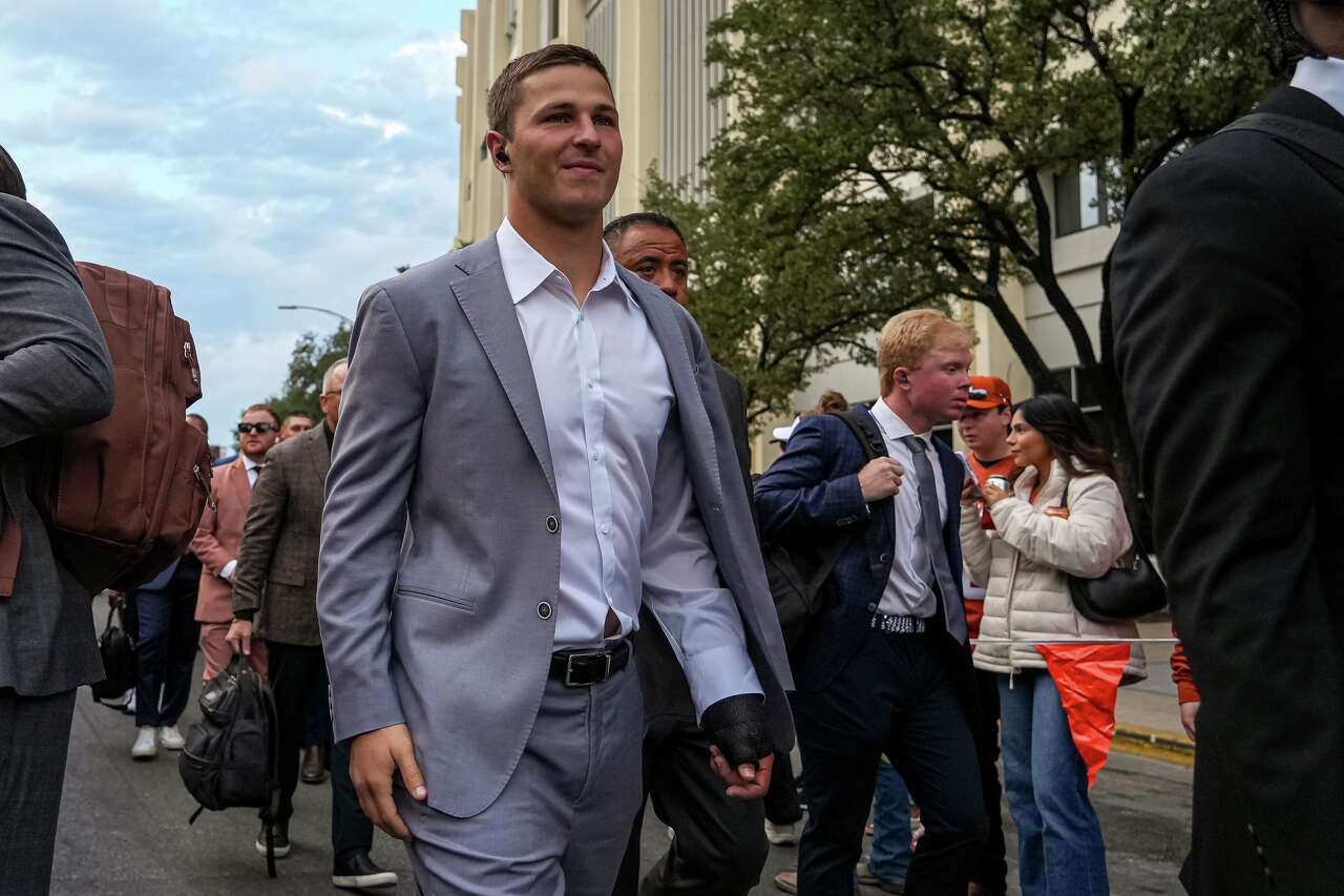 Longhorns safety Michael Taaffe leaving his mark on and off the field ...