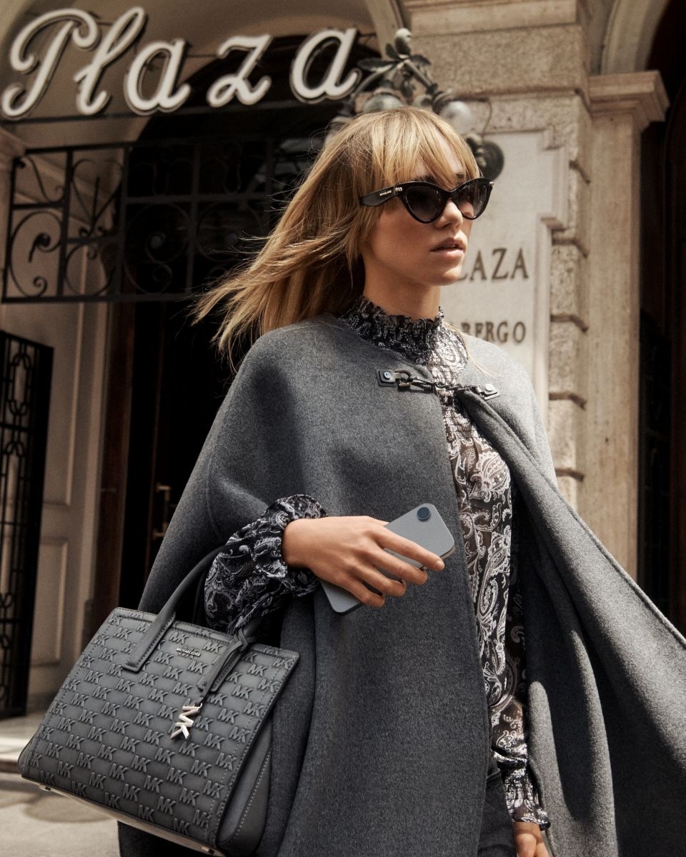 Capri holdings supera le aspettative nel secondo trimestre 2026 e avvia ...