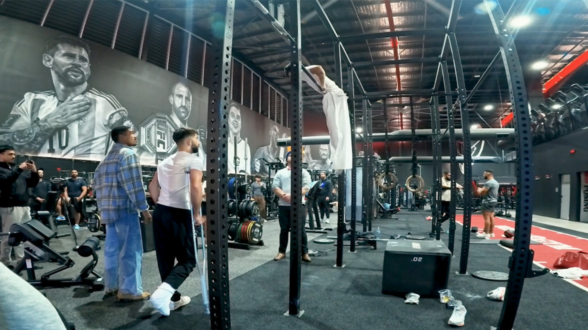 O maior número de levantamentos musculares consecutivos com palmas - 15 ...