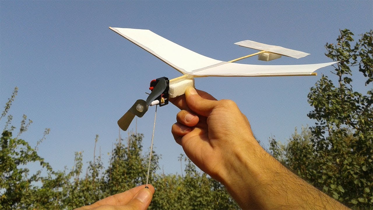 DIY rubber band-powered paper airplane: Easy flying model tutorial!