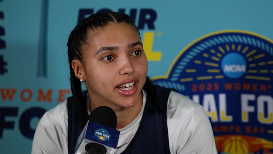 Geno Auriemma Gets Honest on How UConn Has ‘Bailed Out’ Azzi Fudd